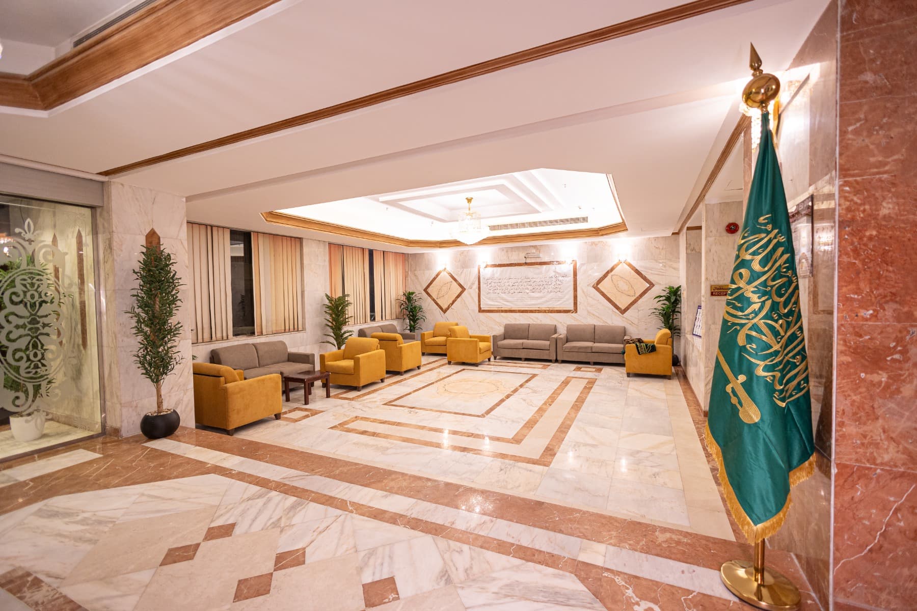 فندق ثمرة اليقين | bedinroom